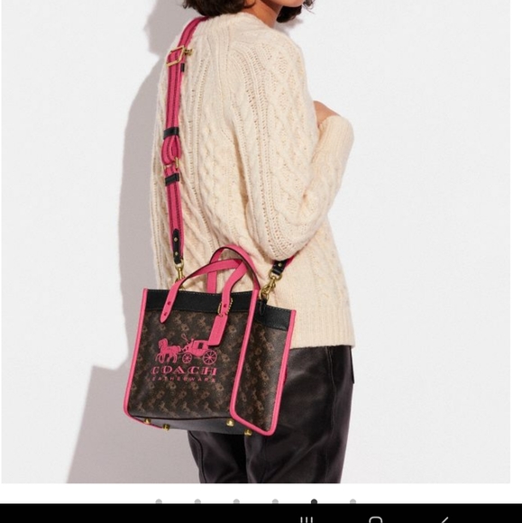 Coach | Bags | Coach Field Tote 22 With Horse And Carriage Print And ...